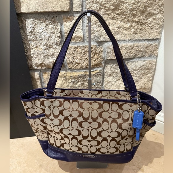 Coach | Bags | Coach Park Signature Carrie Tote Indigo | Poshmark